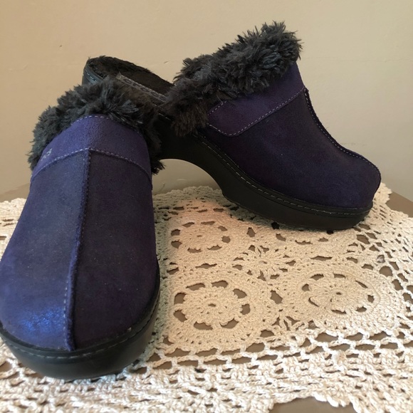 CROCS | Shoes | Crocs Cobbler Shimmer Suede Leather Clogs | Poshmark